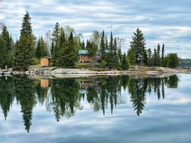 Treelined Lake Outpost - Canada Outfitters